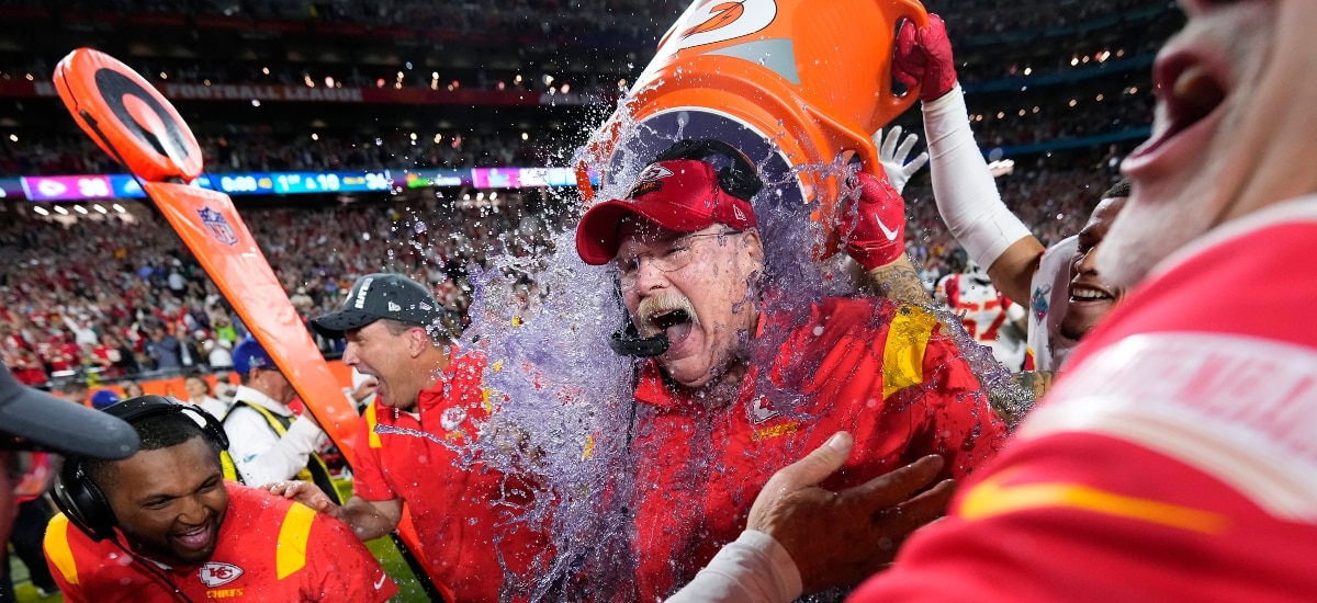 Super Bowl 59 Gatorade shower prop: Purple favored color again